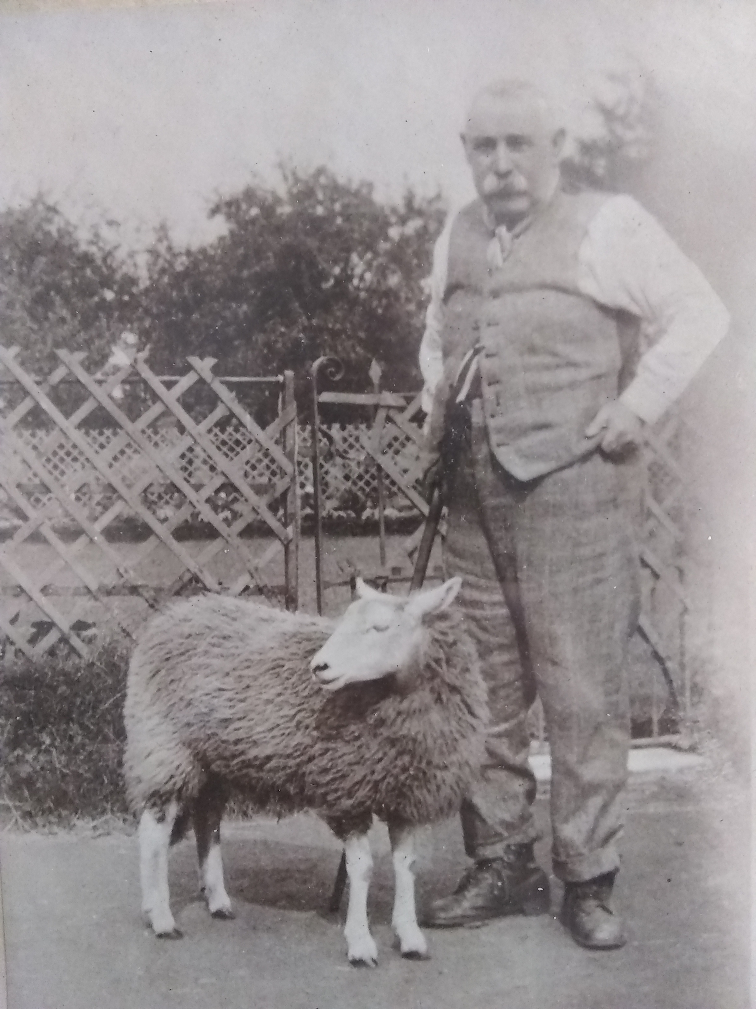 Harry Bullock – Behind the Sky